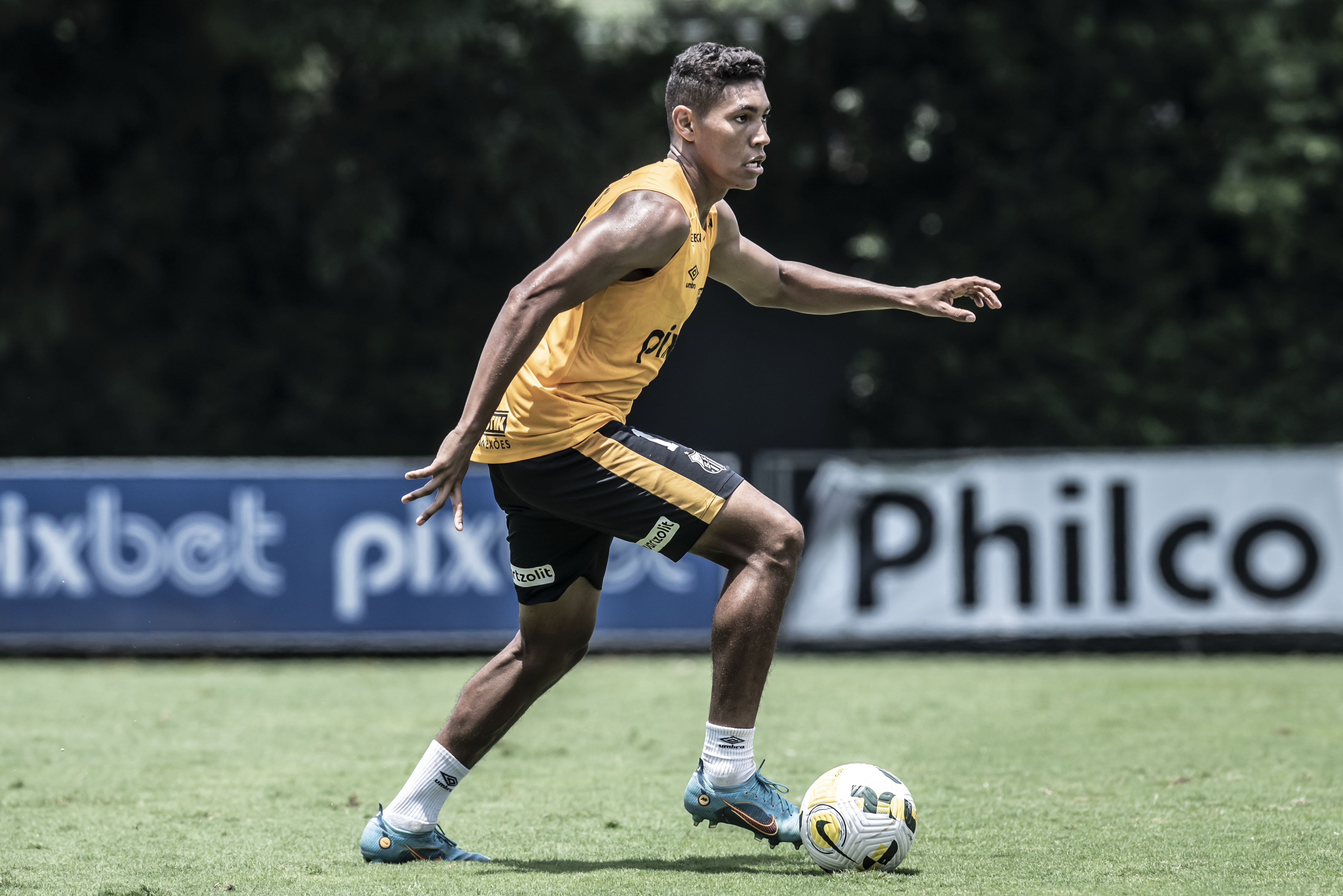 Balieiro volta a ganhar chance no Santos após quase três meses na ...