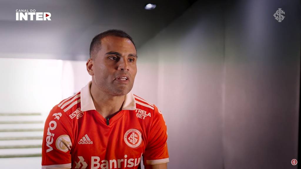 Gabriel Mercado renova com o Internacional - Vídeos - Gazeta Esportiva.com