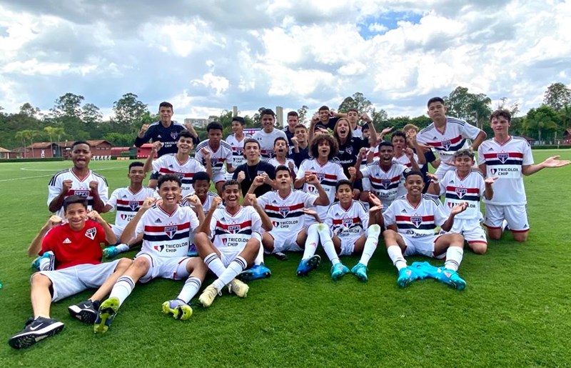 Sub-13 do São Paulo vence e avança no Paulista - Gazeta Esportiva