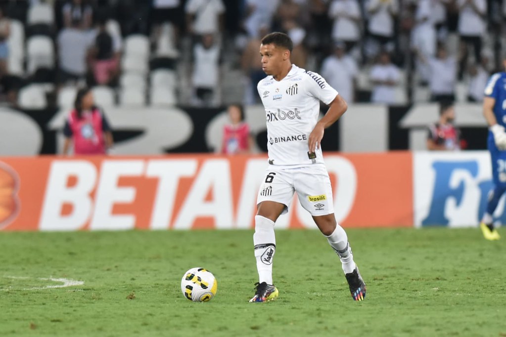 Atrapalhado por lesões, Sandry tenta retomar boa fase no Santos ...