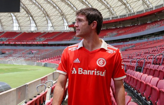 Apresentado no Internacional, Mário Fernandes fala sobre versatilidade ...