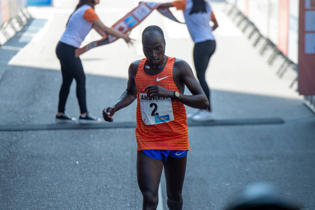 Andrew Rotich vence e se torna o primeiro atleta de Uganda a ser ...