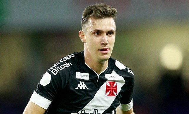 Ex-Corinthians, lateral Lucas Piton, do Vasco, se destaca em acerto nos ...