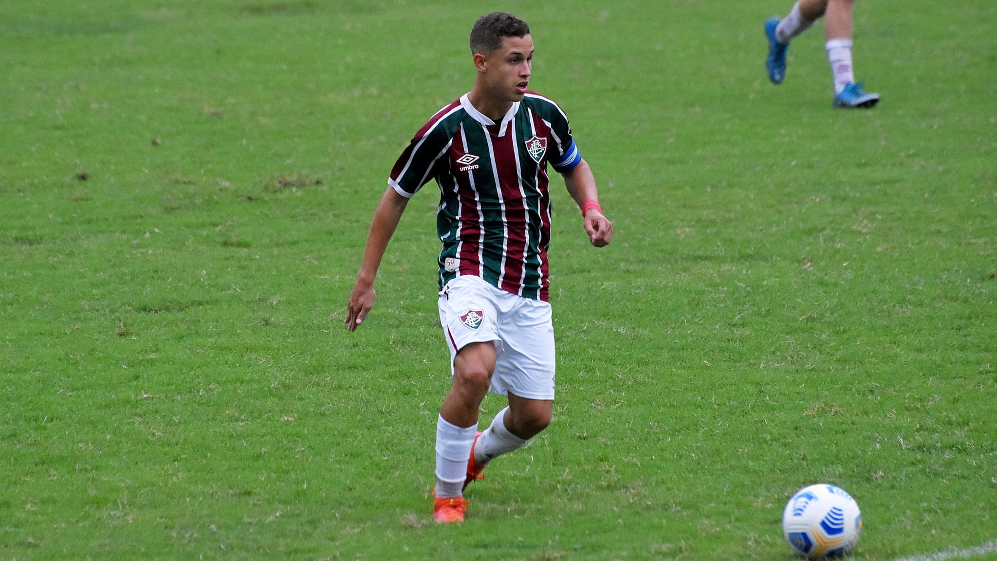 Arthur comemora sequência no Fluminense e elogia companheiros - Gazeta ...