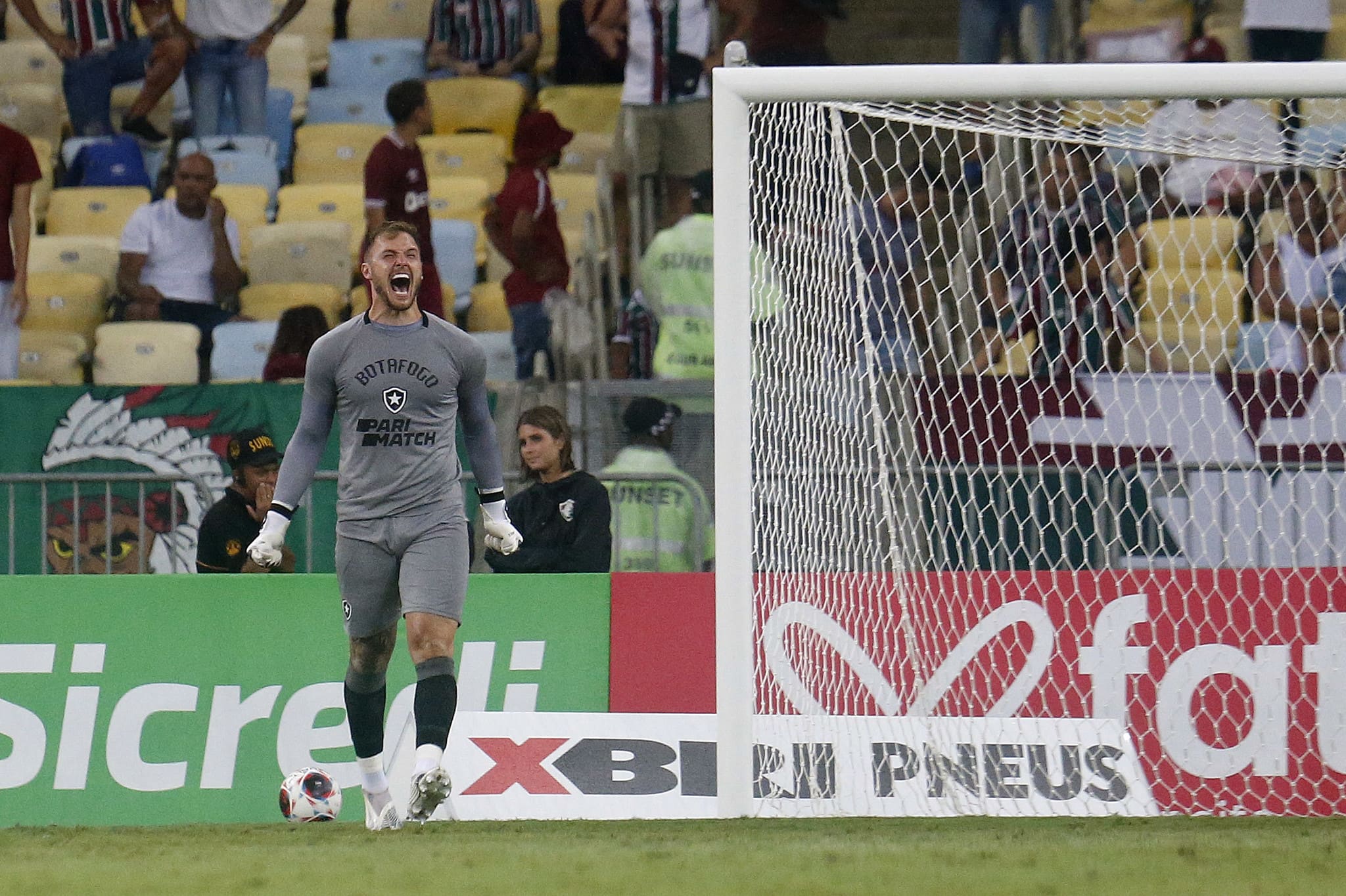 Titular no início de temporada, Lucas Perri está em alta no Botafogo ...