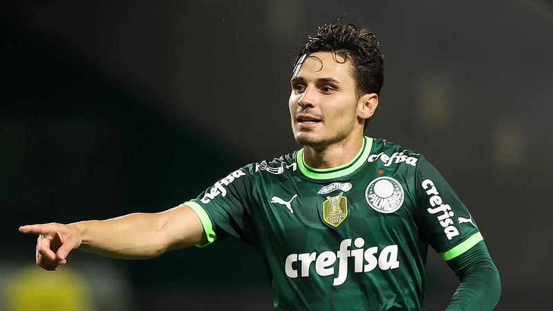Raphael Veiga credita boa fase à atuação coletiva e vê Palmeiras ...