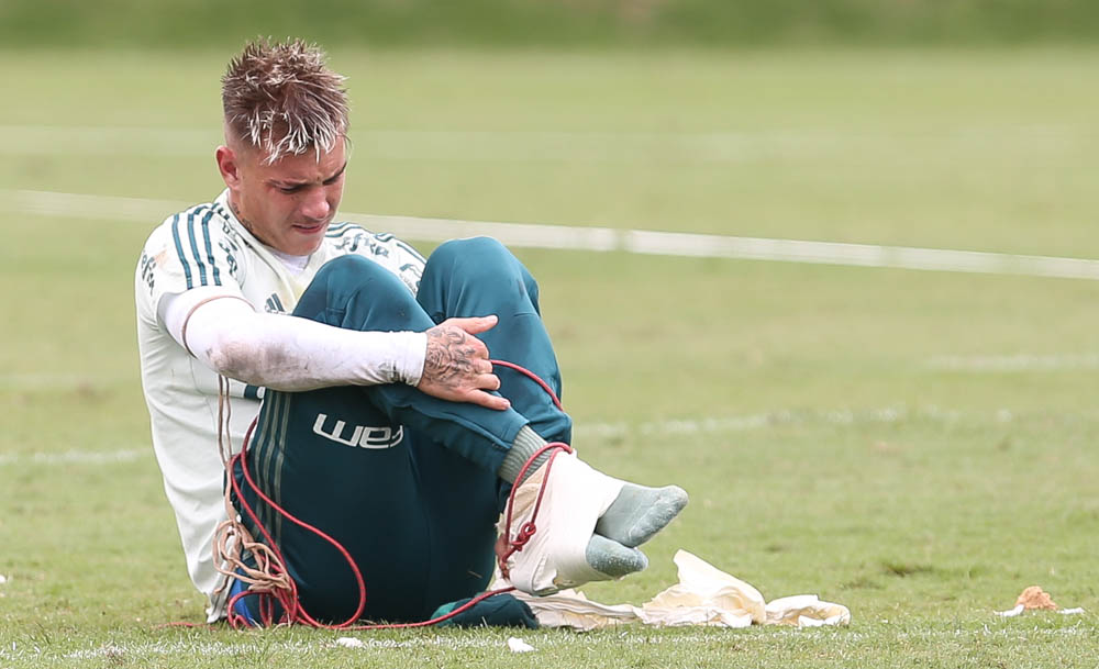 Relembre fotos do trote sofrido por Róger Guedes no Palmeiras - Gazeta ...
