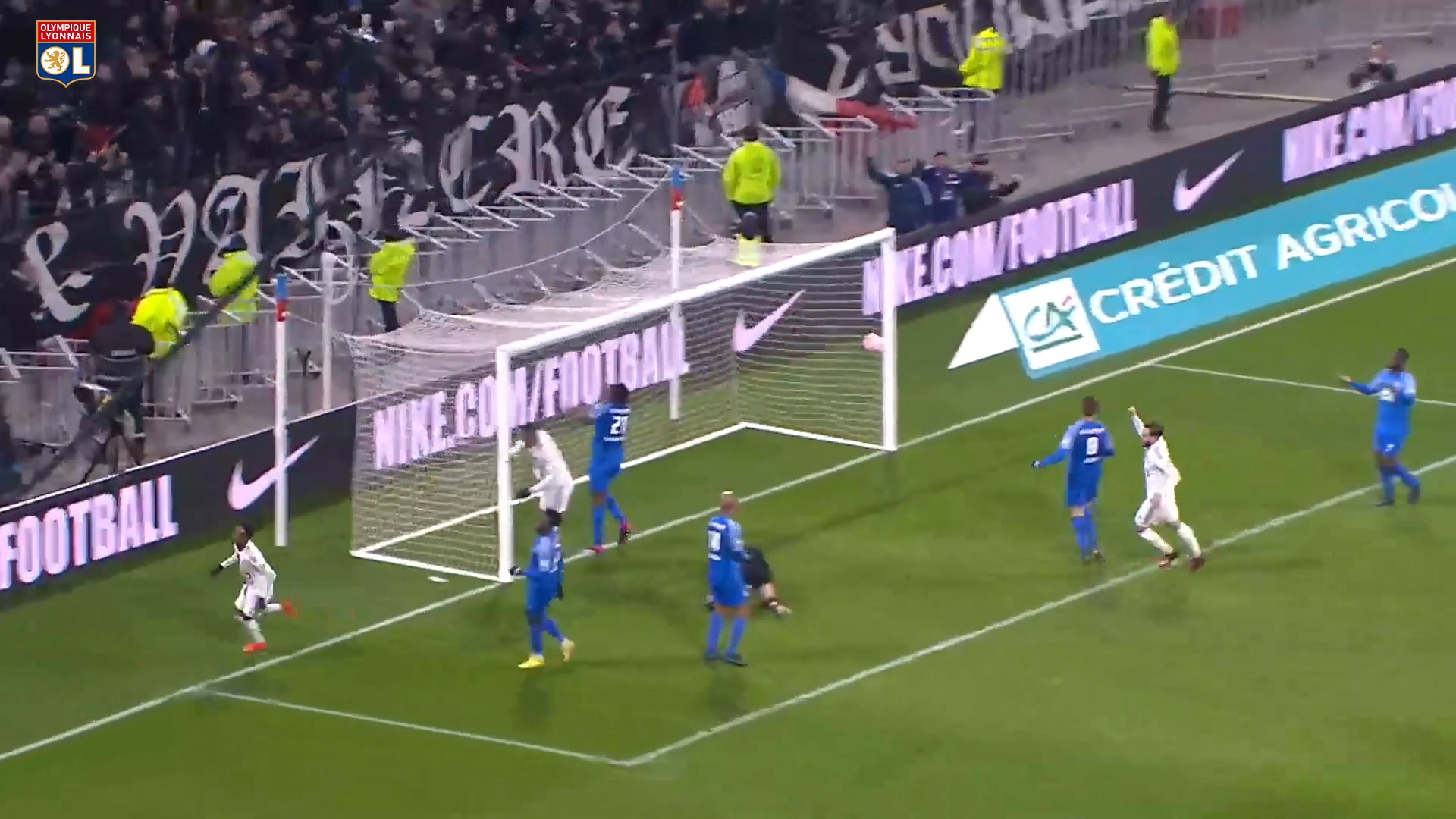 Jeffinho marca o primeiro gol com a camisa do Lyon; confira - Gazeta ...