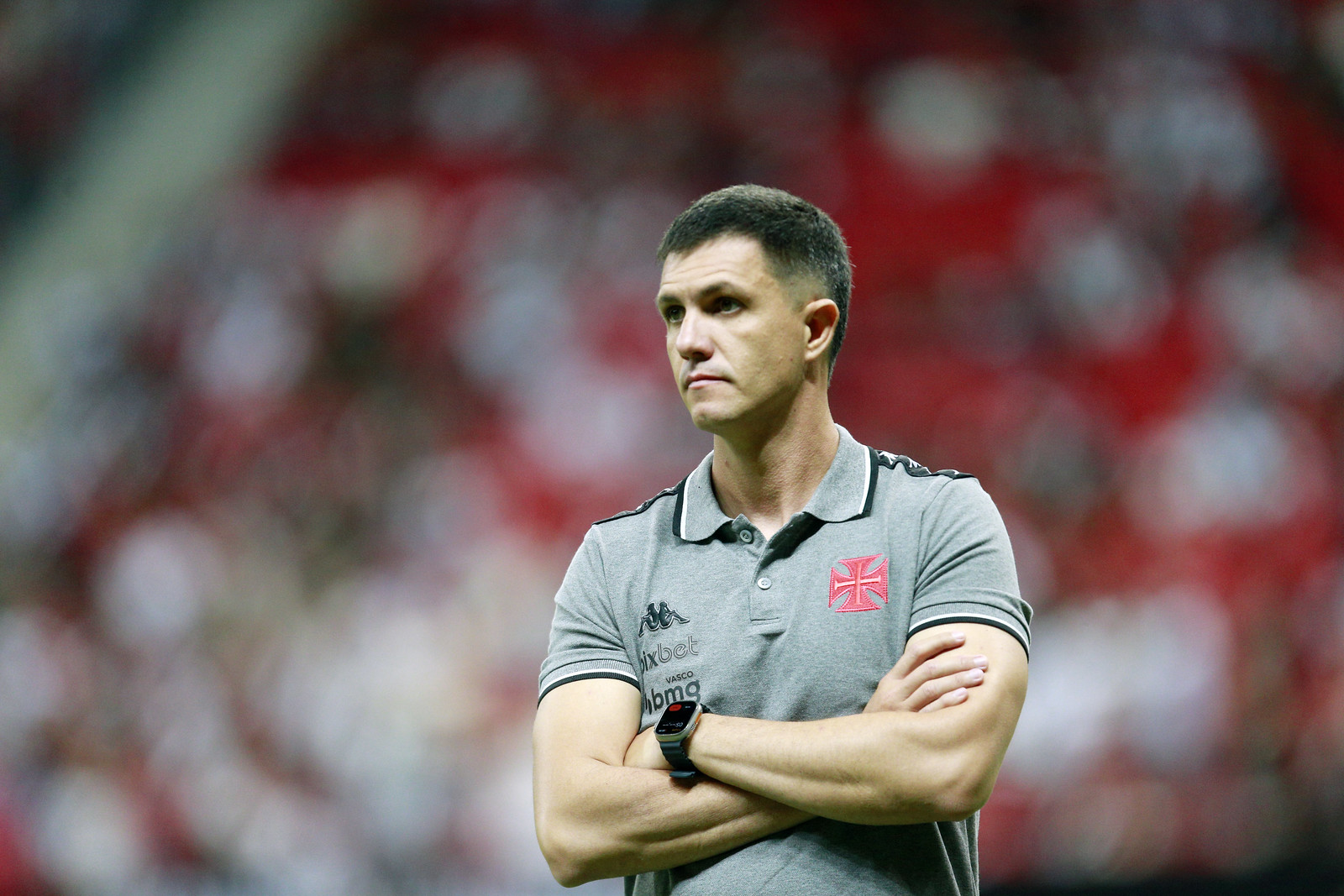 Barbieri comenta pressão no clássico e volta de Andrey ao Vasco