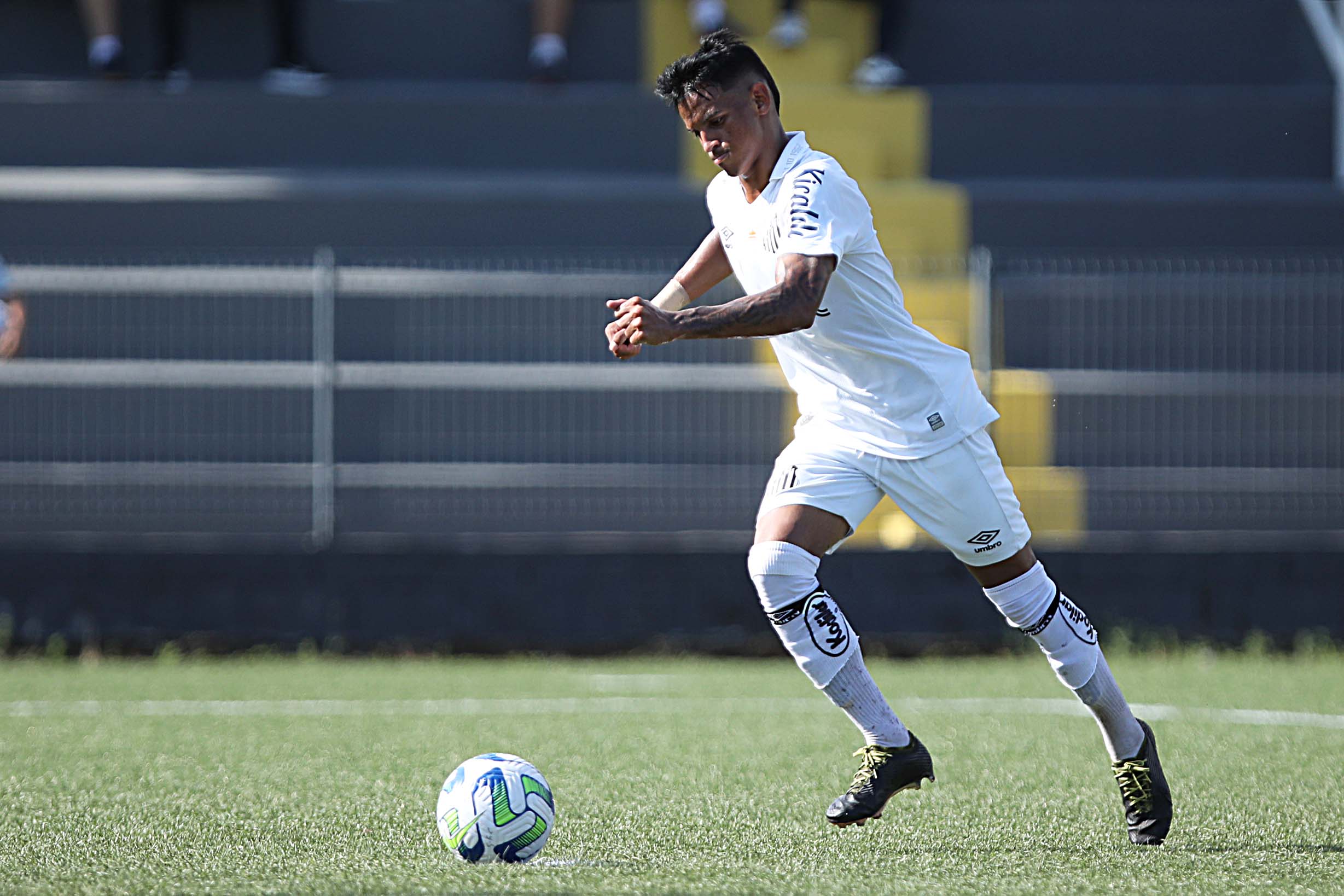 Patati celebra boa fase e elogia ambiente do sub-20 do Santos: "Time ...