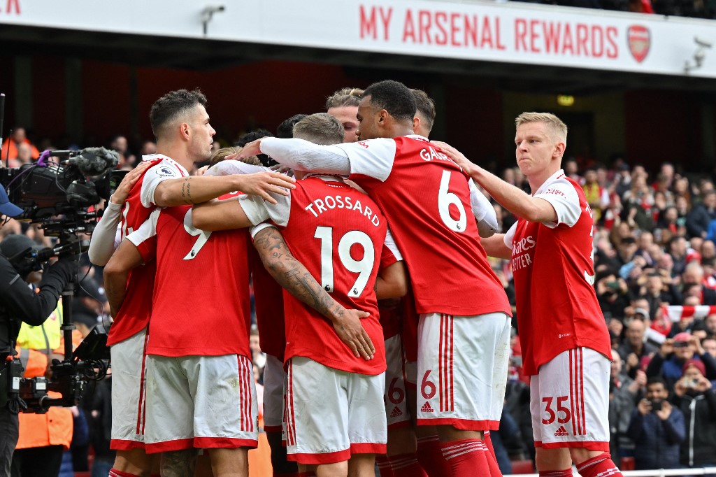 Arsenal goleia Leeds com dois de Gabriel Jesus e mantém vantagem na ...