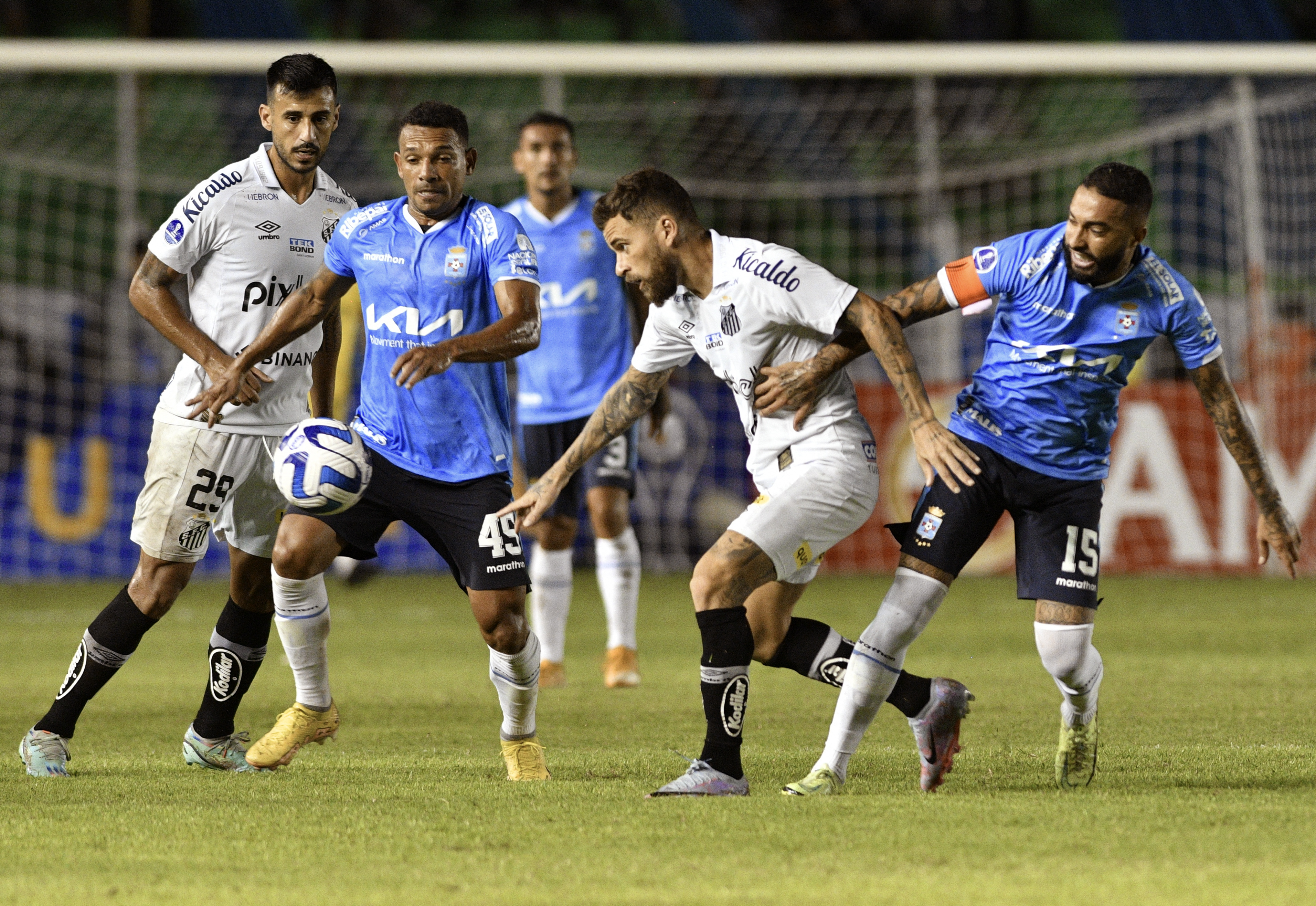 Análise: vitória na Sul-Americana é importante, mas atuação do Santos ...