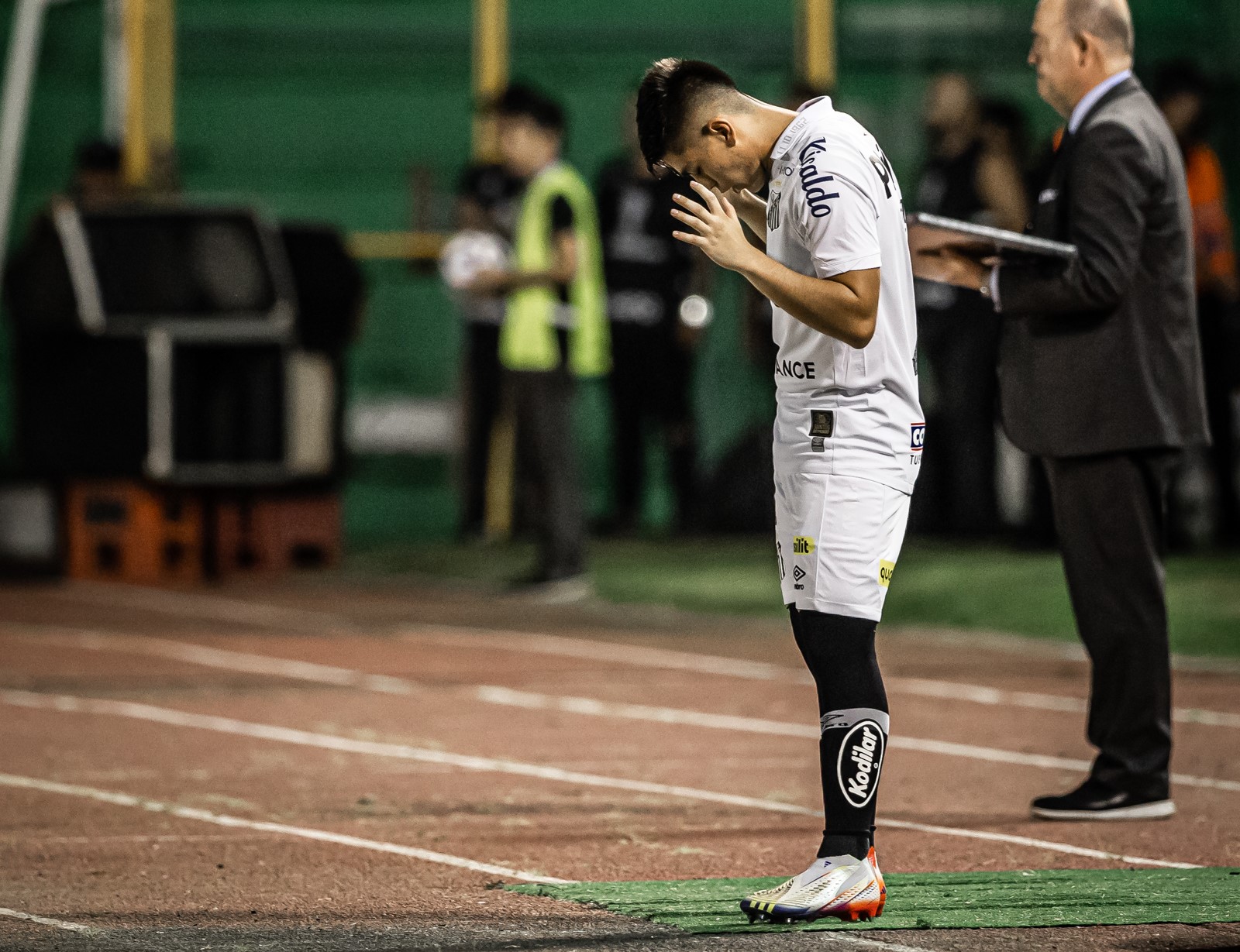 Daniel Ruiz tem primeira participação em gols do Santos e mira mais ...