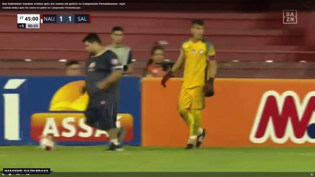 Que habilidade! Gandula viraliza após dar caneta em goleiro no ...