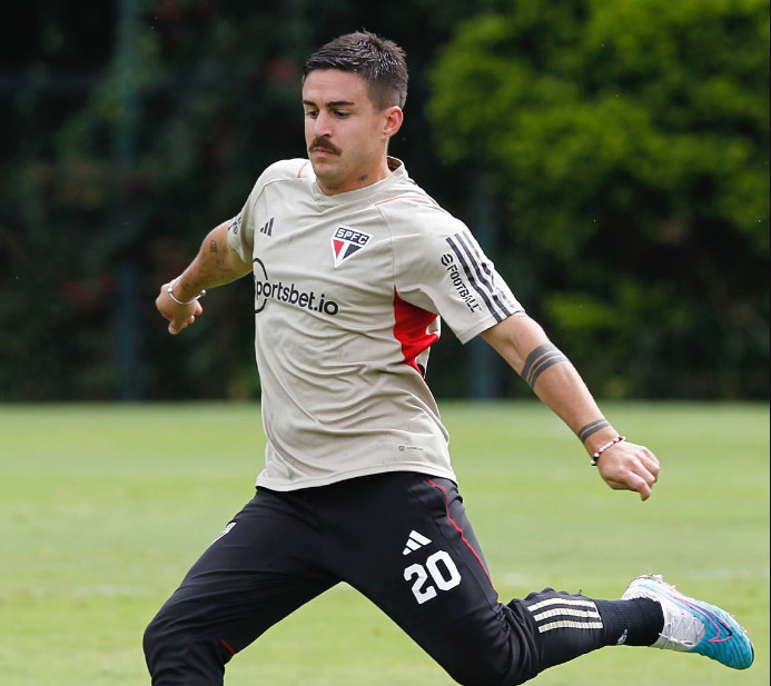 Com Gabriel Neves, São Paulo se reapresenta e inicia preparação para ...