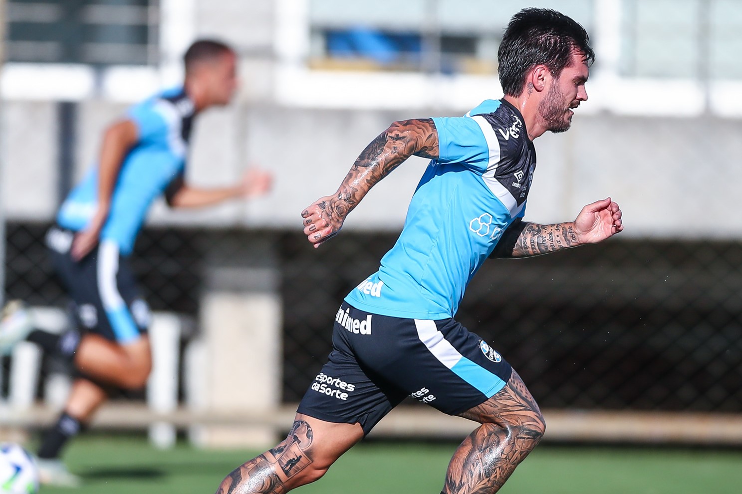 Nathan projeta estreia pelo Grêmio: "Já posso estar em campo"
