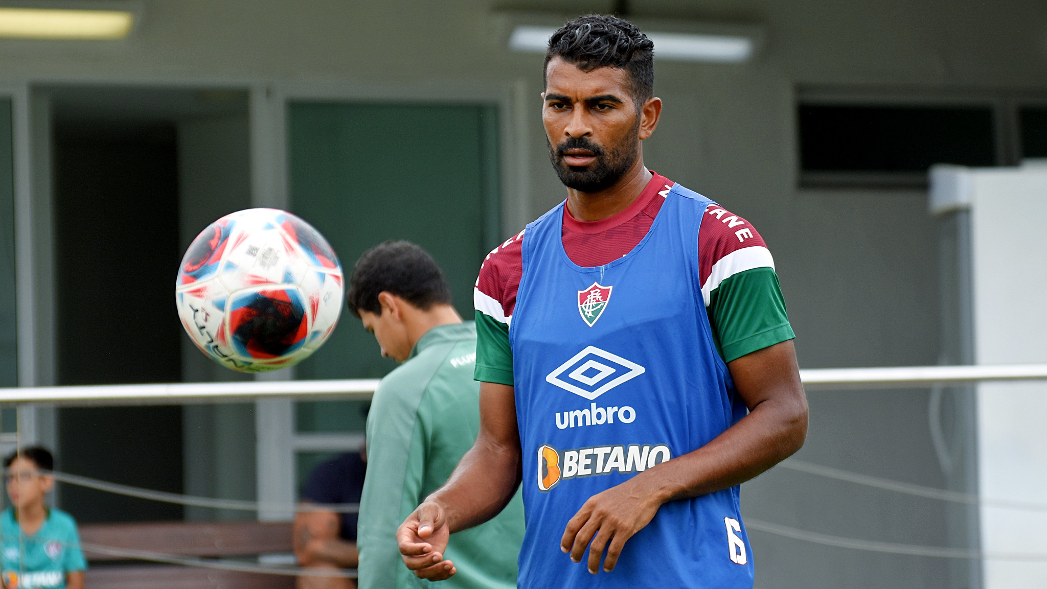Thiago Santos exalta adaptação no Fluminense e recepção de Diniz ...