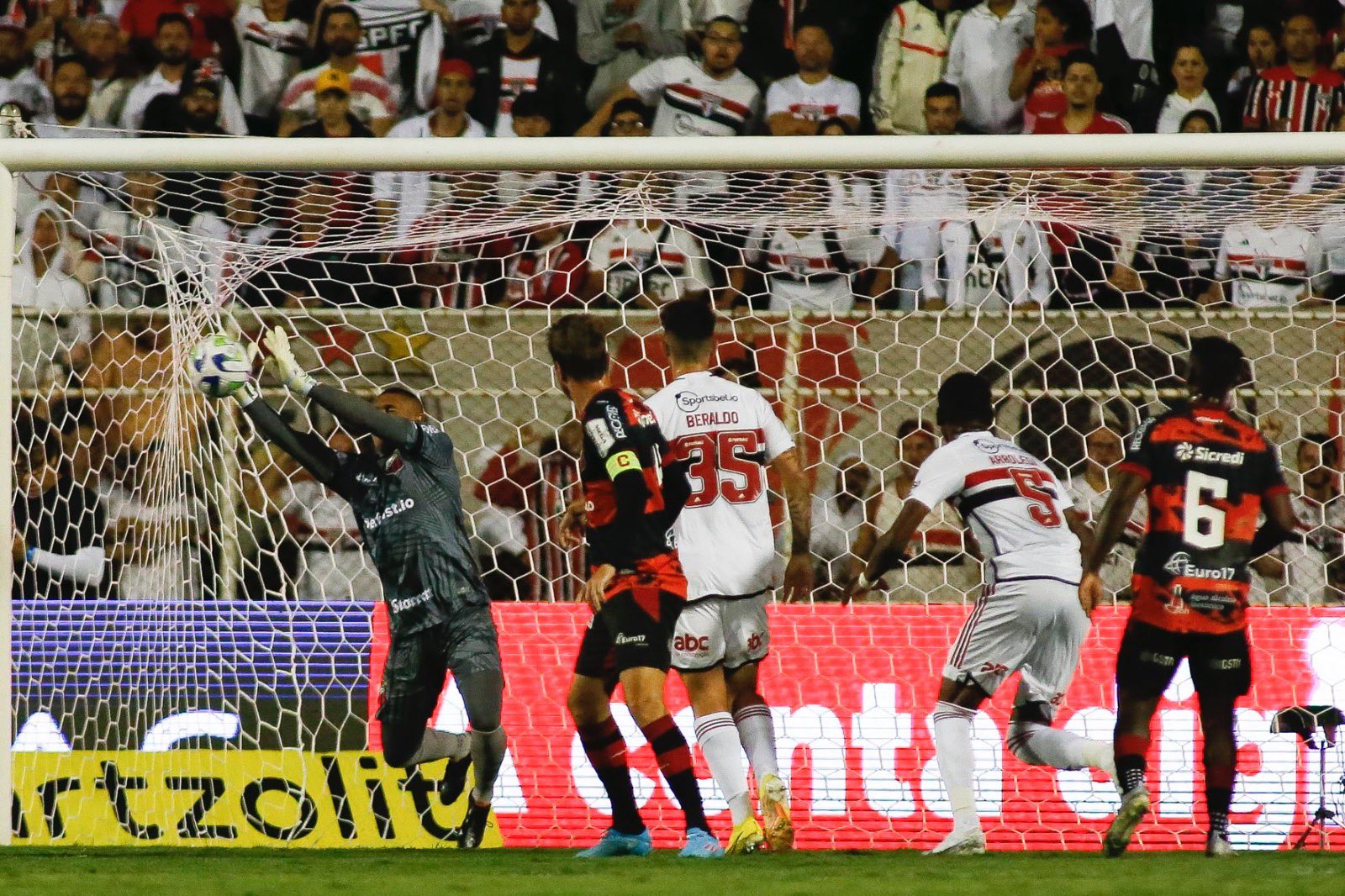 Veja fotos de Ituano x São Paulo pela volta da 3ª fase da Copa do ...