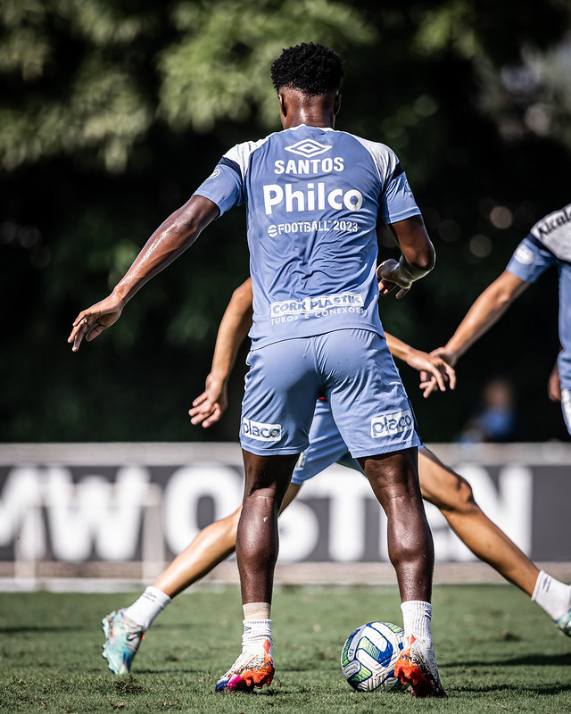 Ângelo supera fase turbulenta e volta a marcar pelo Santos após jejum ...