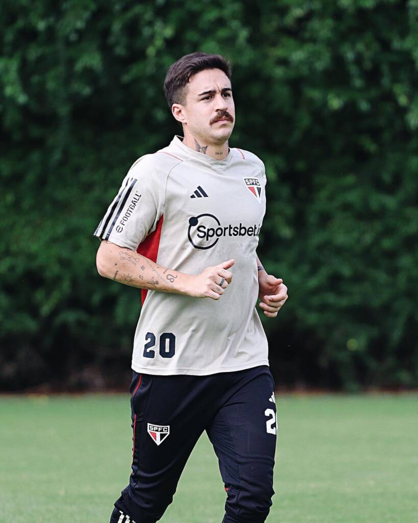 Beraldo fala sobre força defensiva do São Paulo antes do clássico