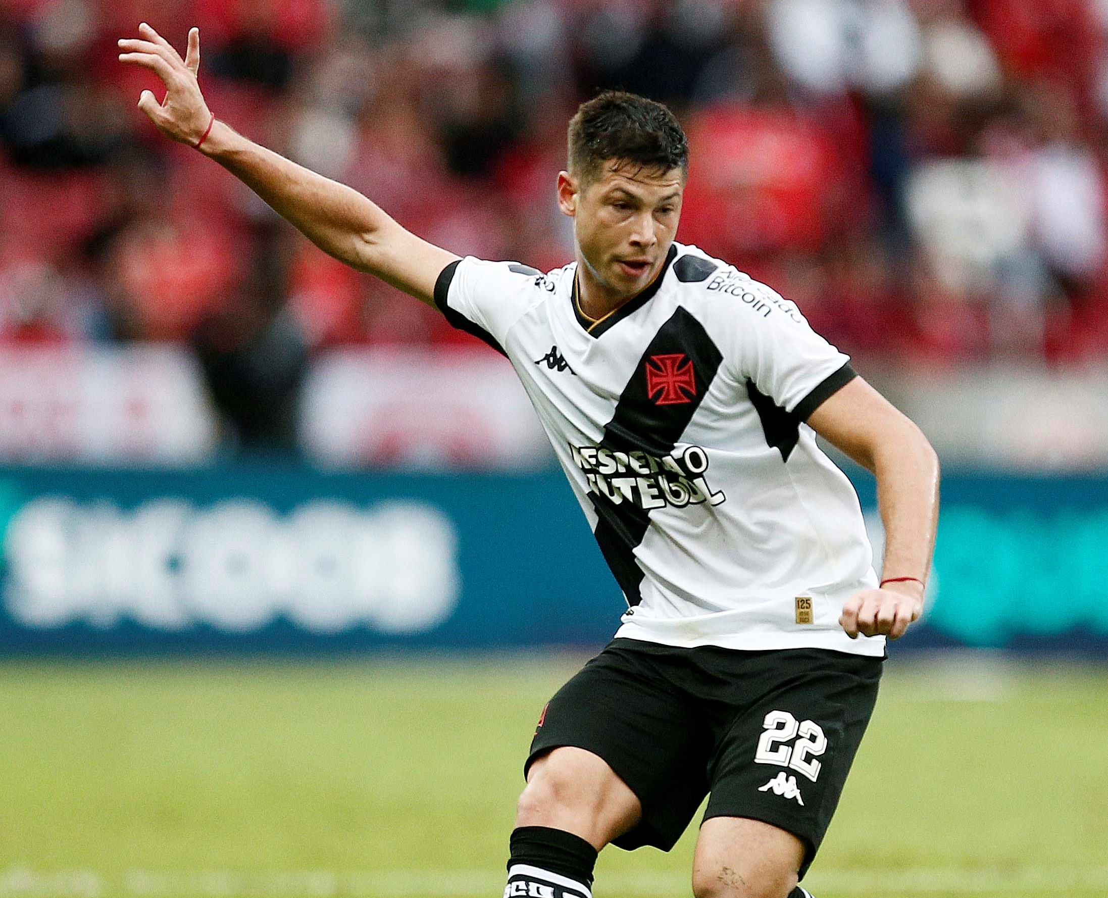 Zagueiro Capasso vira desfalque e Vasco deve ir ao mercado - Gazeta ...