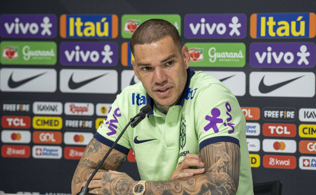 Ederson exalta defesa importante na final da Champions e comemora ...