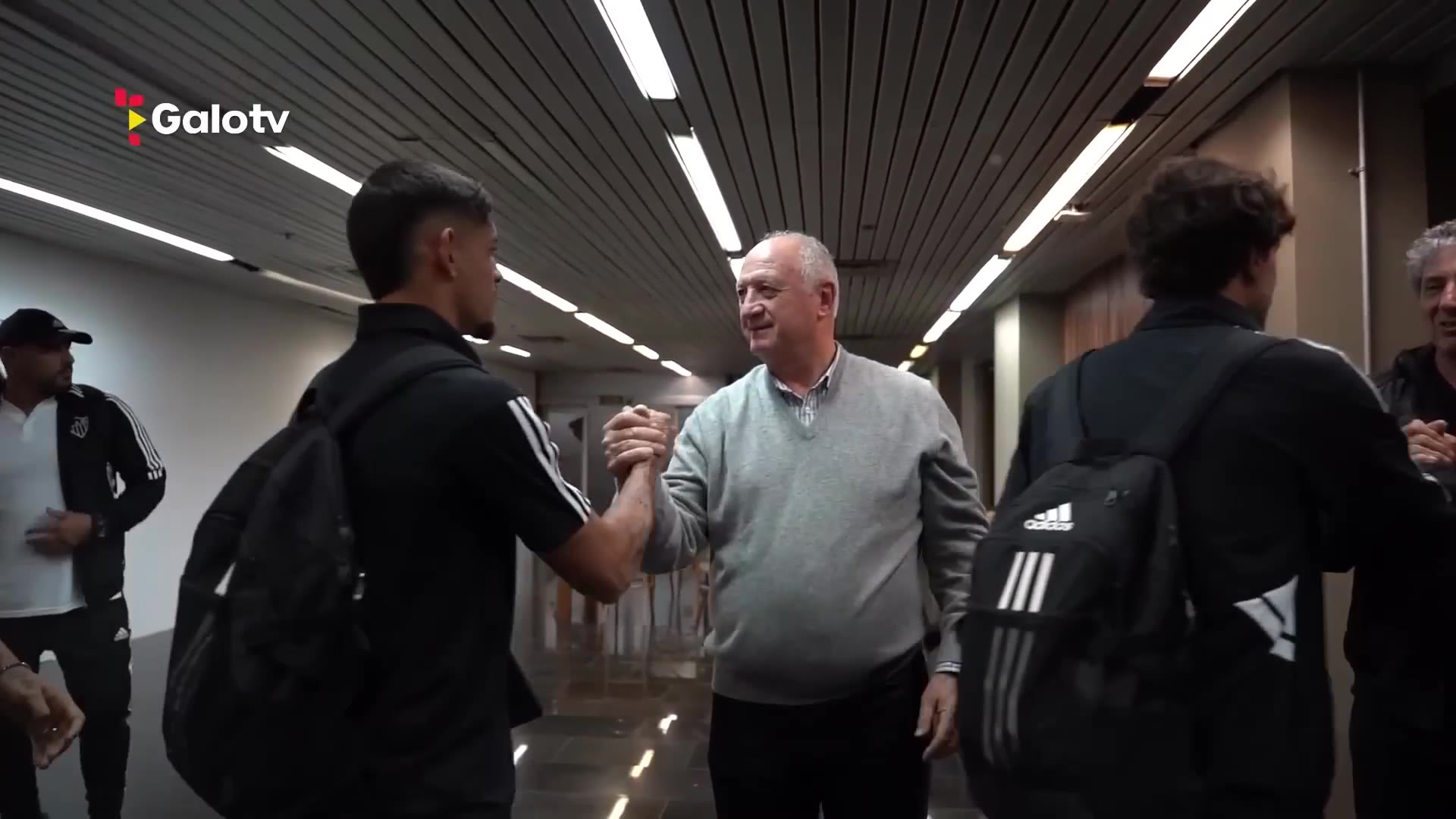 Felipão recebe elenco do Atlético-MG no Rio de Janeiro; assista ...