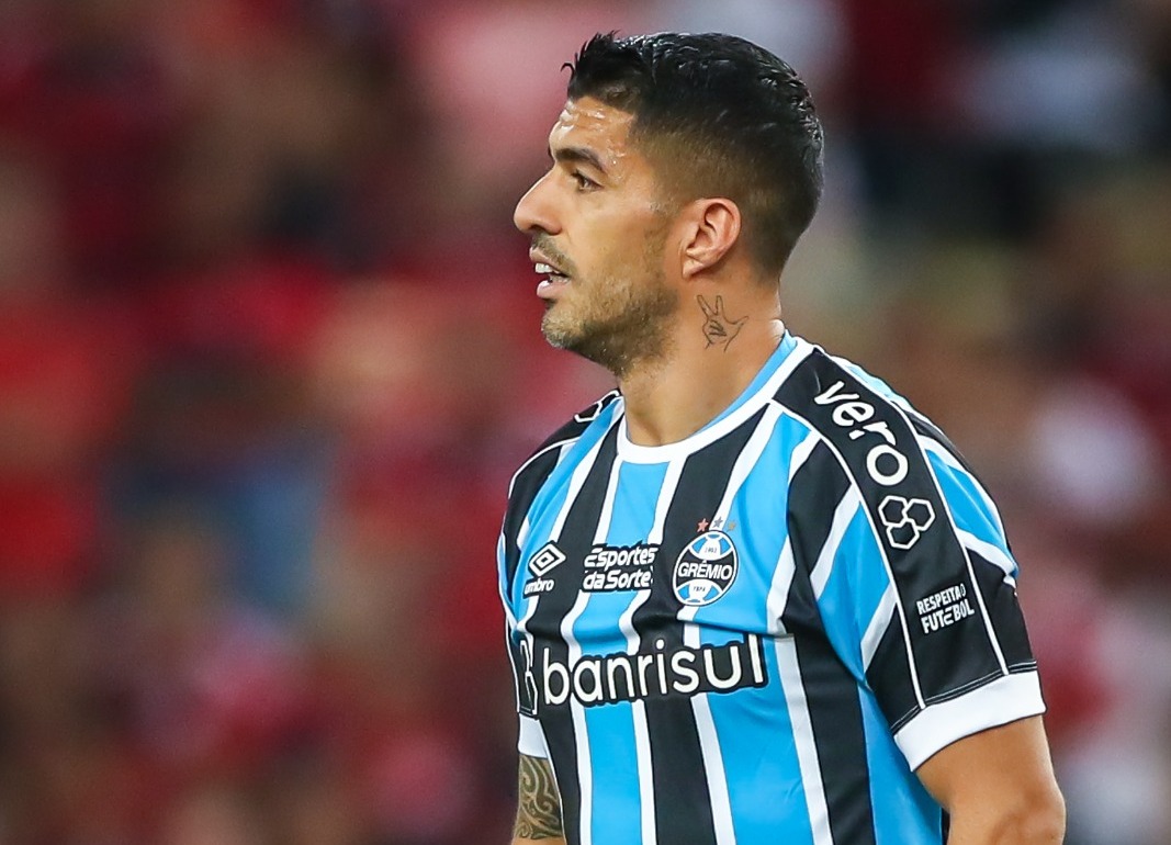 Presidente do Grêmio fala sobre futuro de Suárez e admite: “O negócio é ...
