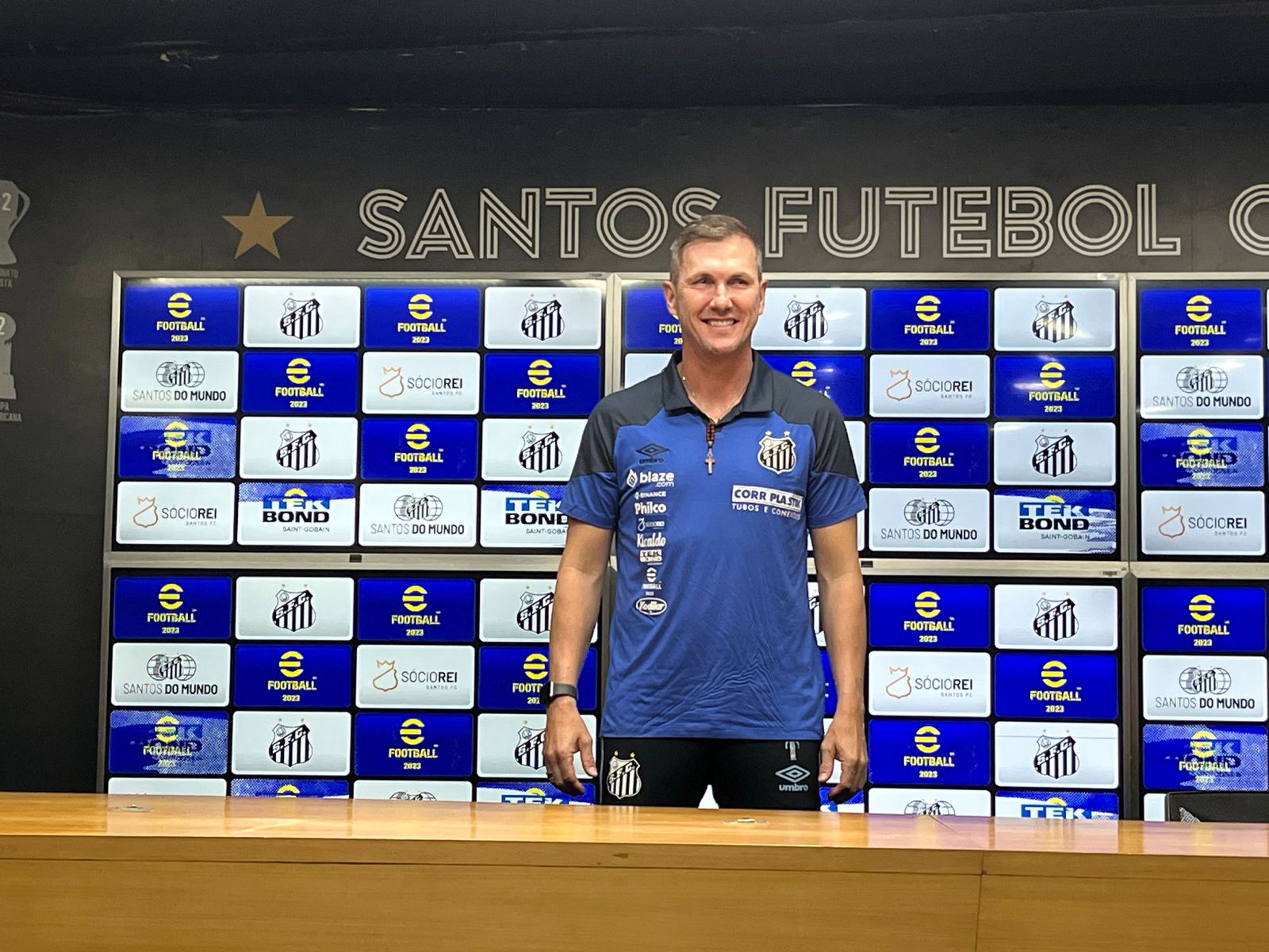 Turra agradece "oportunidade única" no Santos e promete mudanças ...