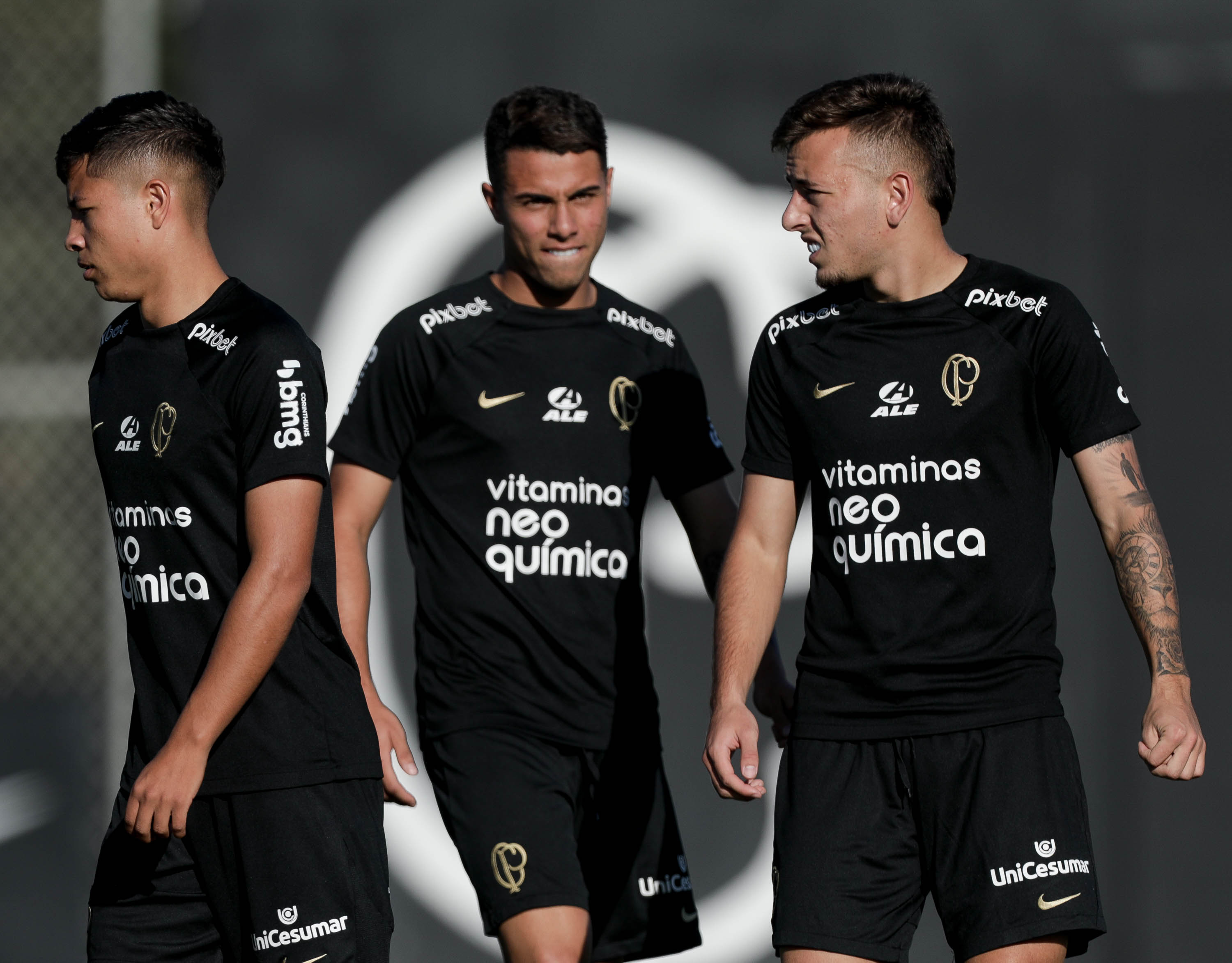 Sem titulares, Corinthians relaciona 10 jovens do sub-20 para pegar o ...