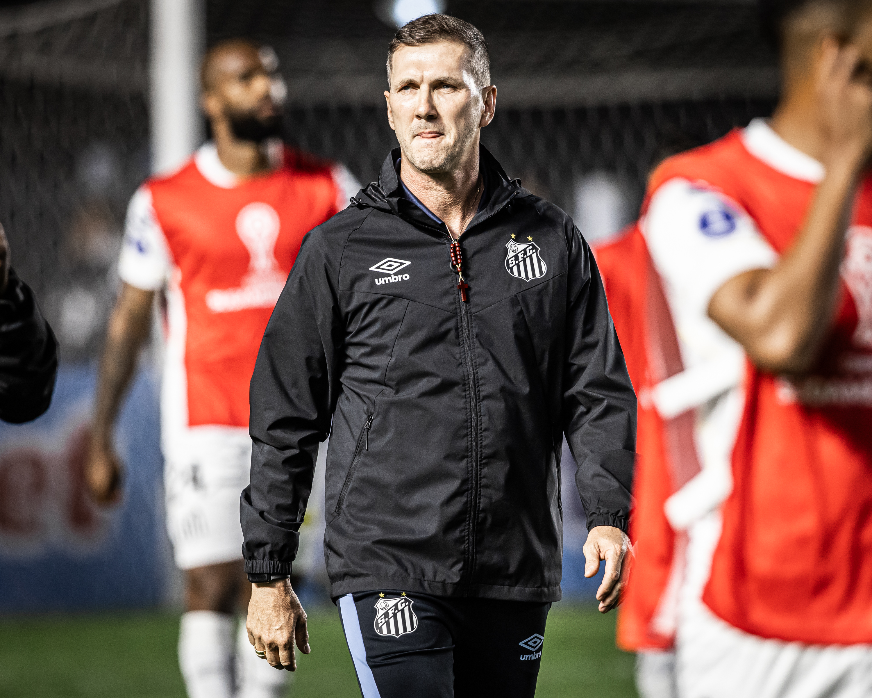 Turra busca resgatar identidade do Santos para trazer torcida de volta ...