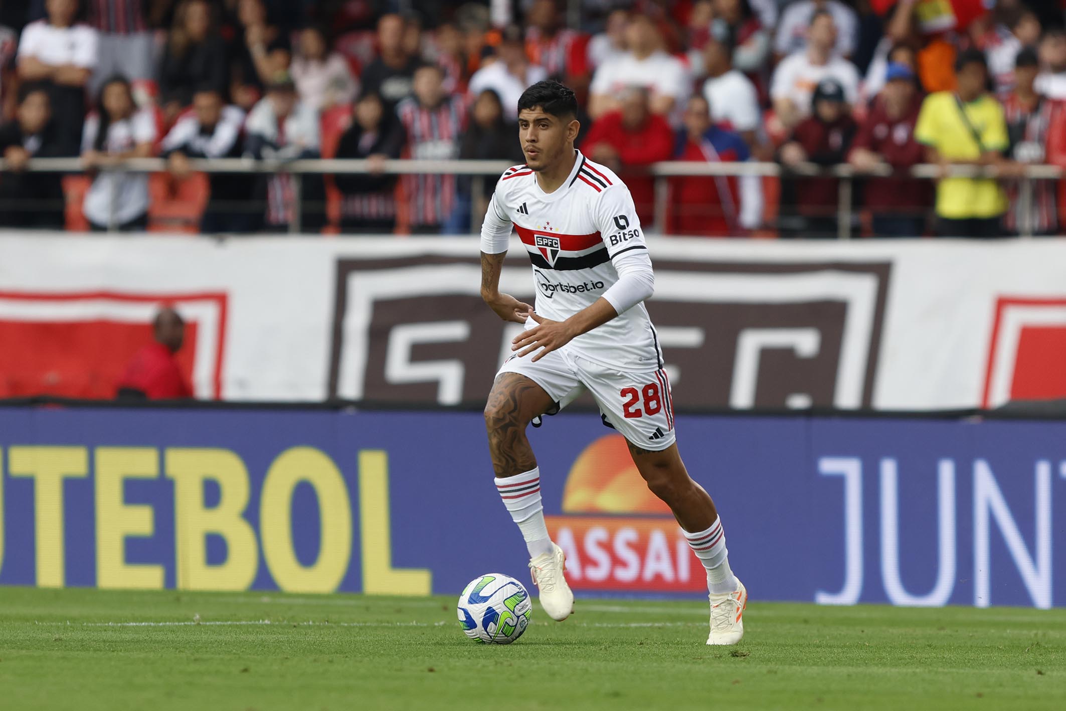 Entenda por que Alan Franco tem vencido a concorrência de Diego Costa ...