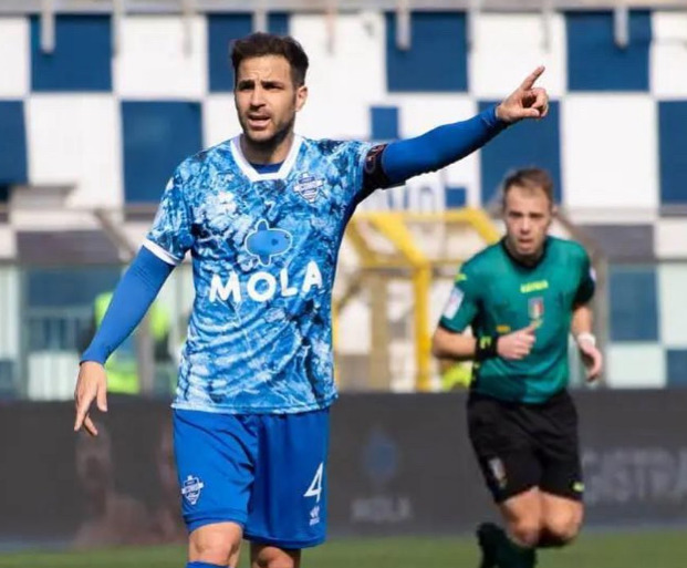Campeão mundial com a Espanha, Fabregas encerra carreira como atleta ...