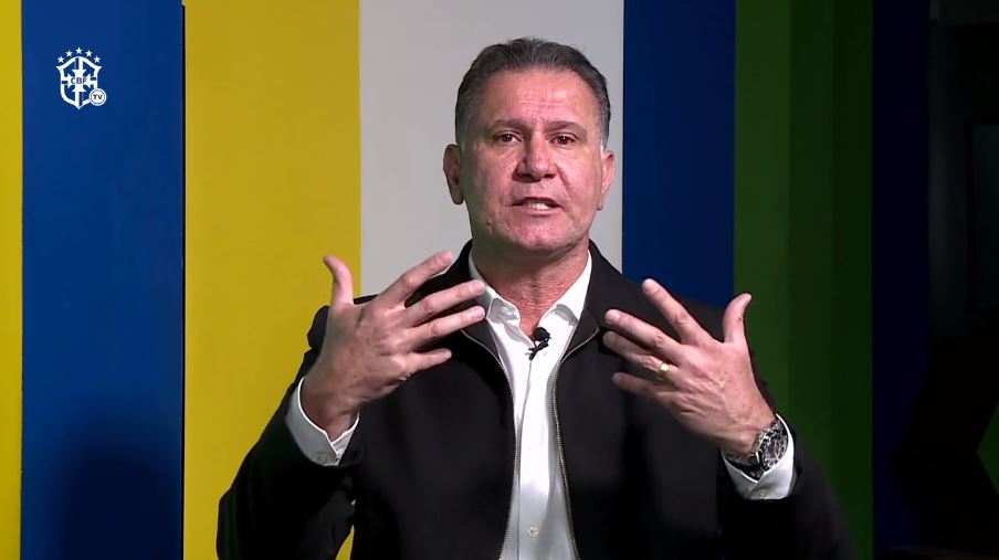 Seneme explica decisão da arbitragem em lance polêmico no jogo entre ...