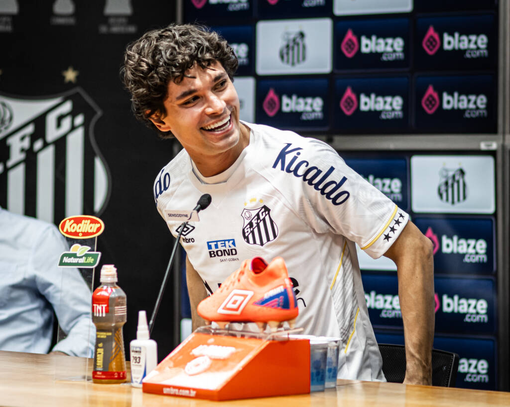 Dodô se diz pronto para estrear no Santos e elogia Turra: “Cara certo ...