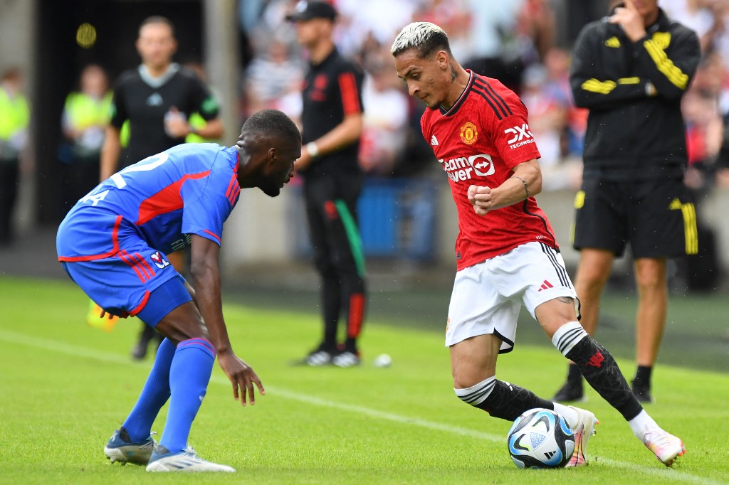 Com Antony e Fred em campo, Manchester United vence o Lyon em amistoso ...