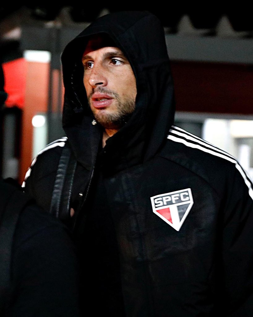 Calleri deixa clássico contra o Corinthians com incômodo e preocupa o ...