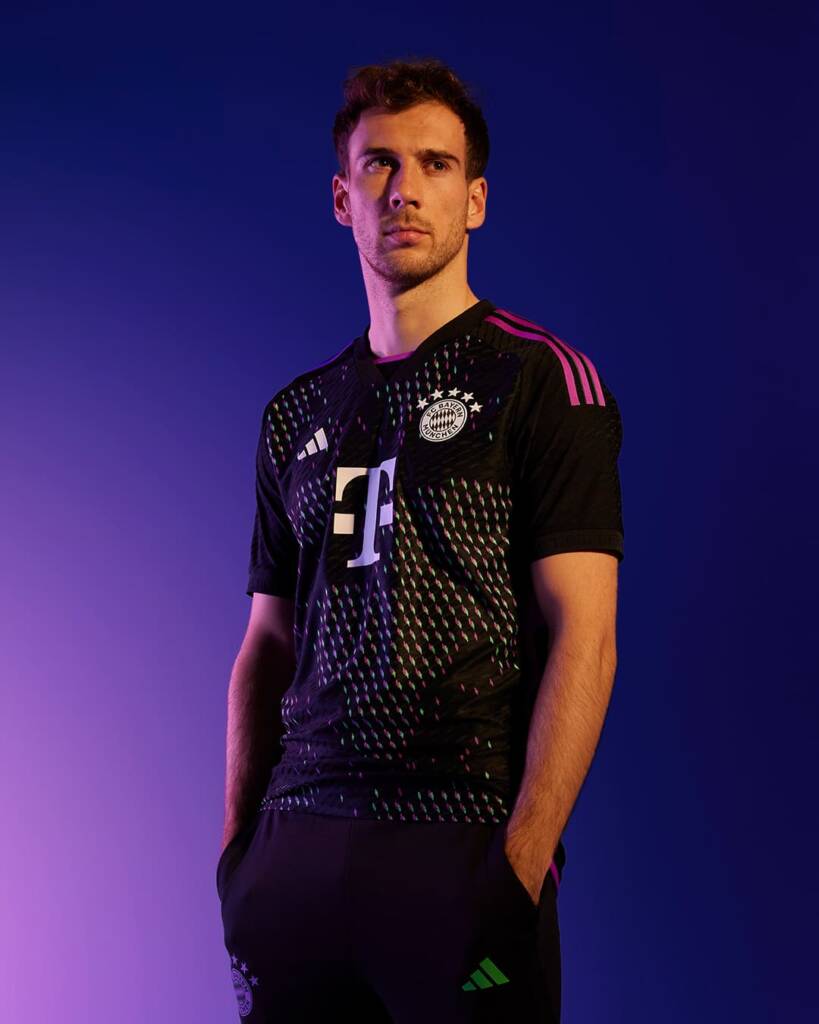 Veja fotos do uniforme II do Bayern de Munique para a temporada 2023/24 ...