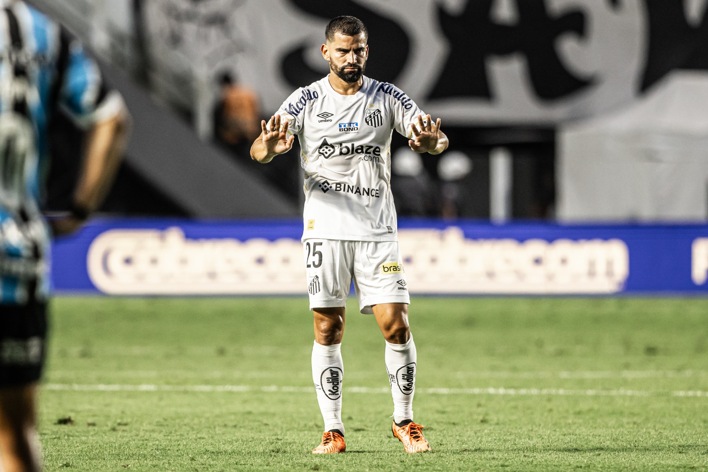 Tomás Rincón estreia pelo Santos e soma bons números; veja - Gazeta ...