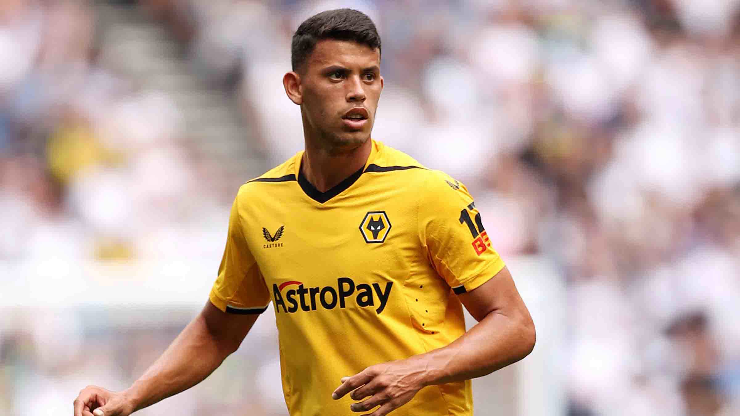 Na mira do City, Matheus Nunes falta em treinos do Wolverhampton e ...