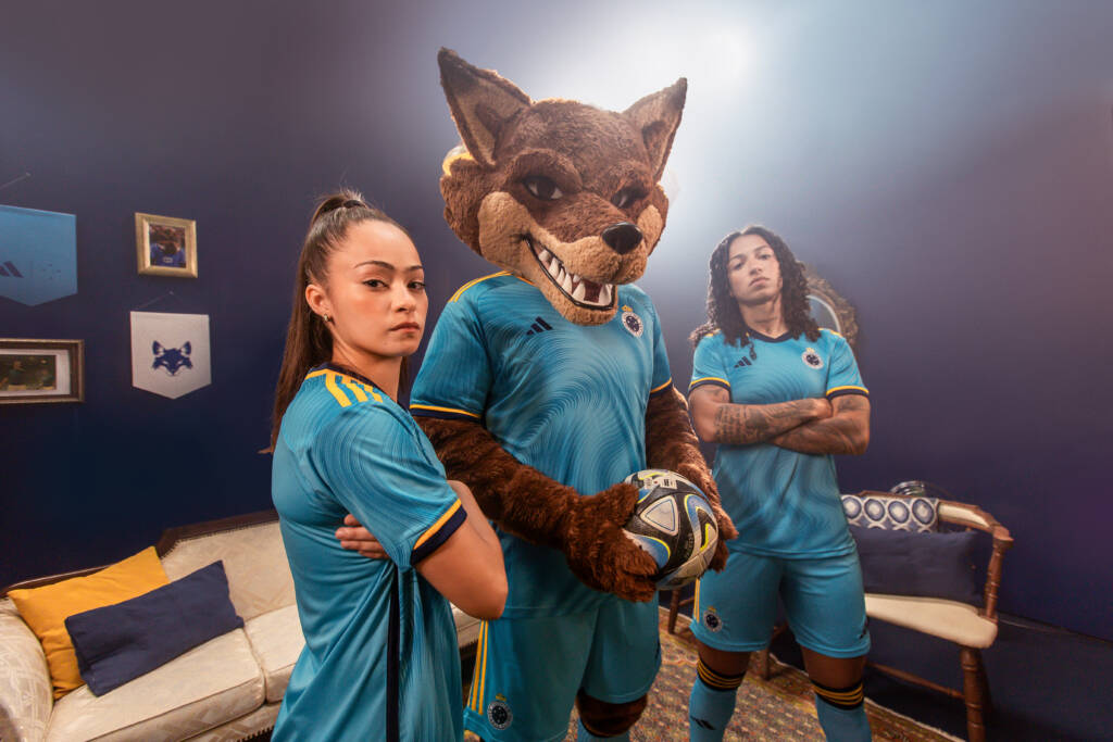 Cruzeiro lança novo 3º uniforme em homenagem ao Raposão