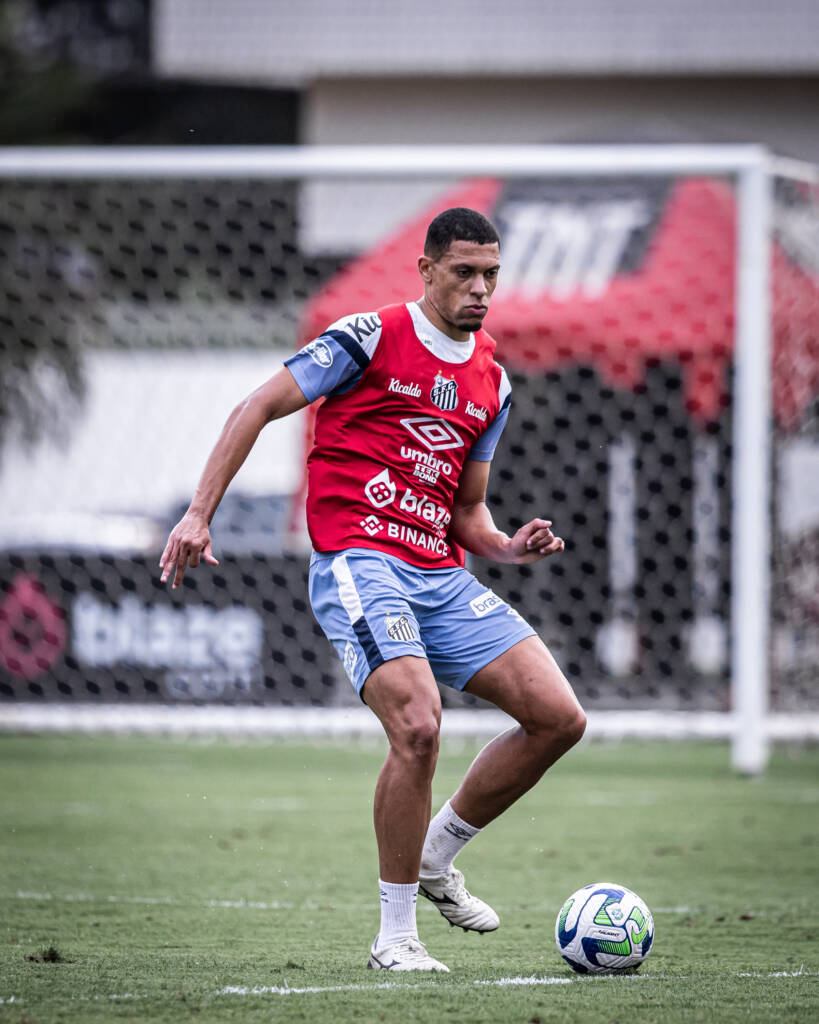 Maxi Silvera afirma estar pronto para estrear pelo Santos e diz não ...