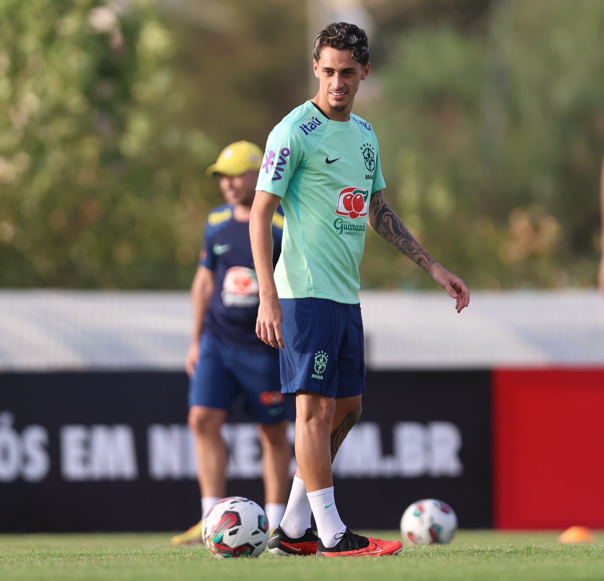 Com trauma no osso nasal, meia do Vasco deixa Seleção Pré-Olímpica e ...