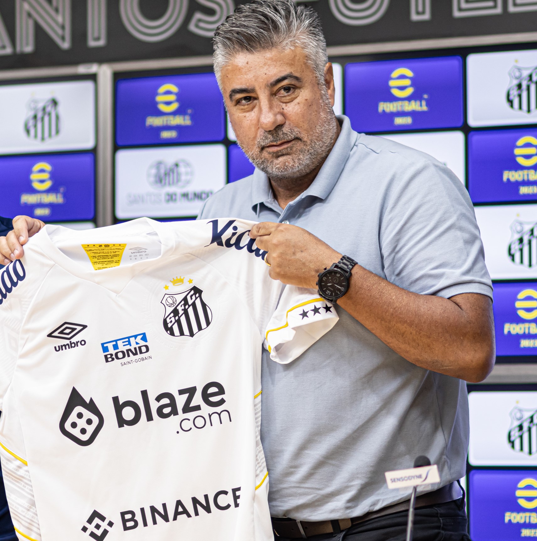 Gallo completa um mês no Santos buscando "fazer o melhor para ontem ...