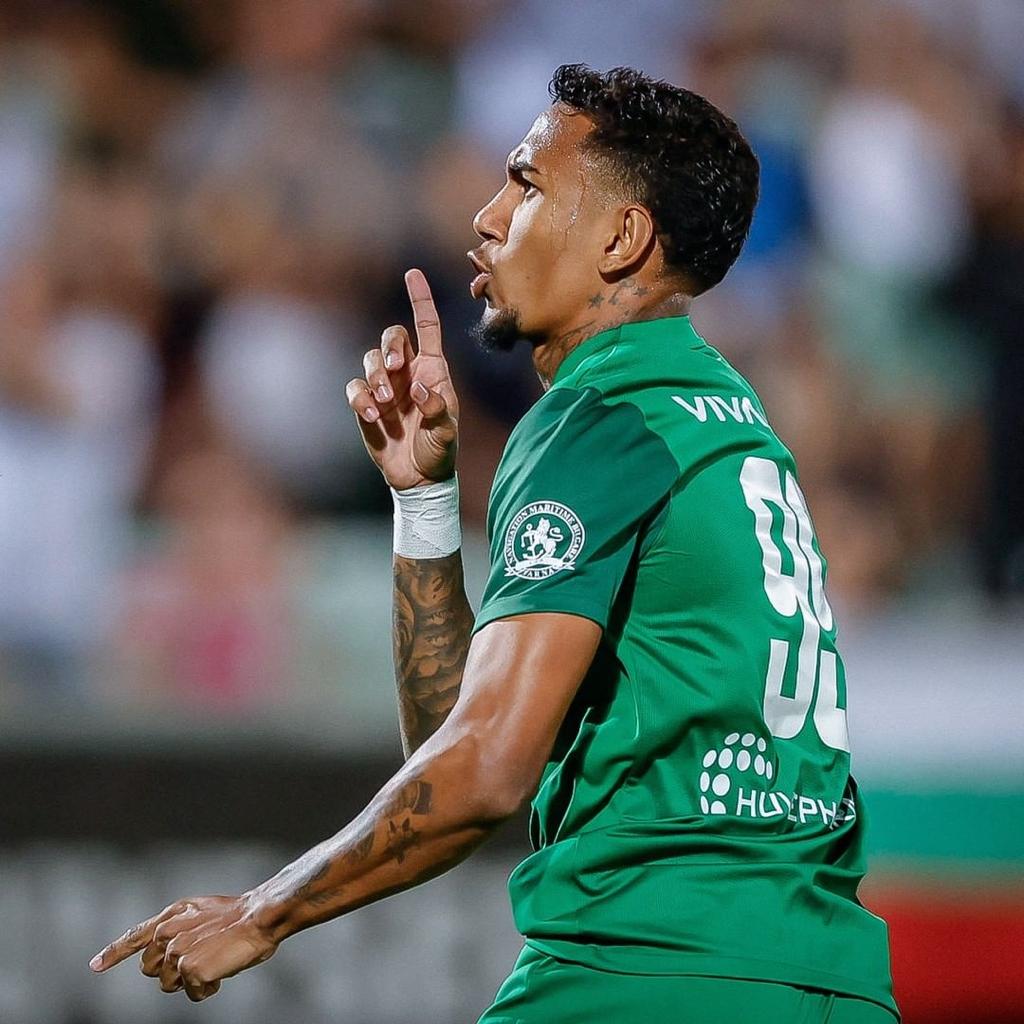 Ex-Santos, Rwan Cruz estreia na Conference League com gol e celebra boa ...