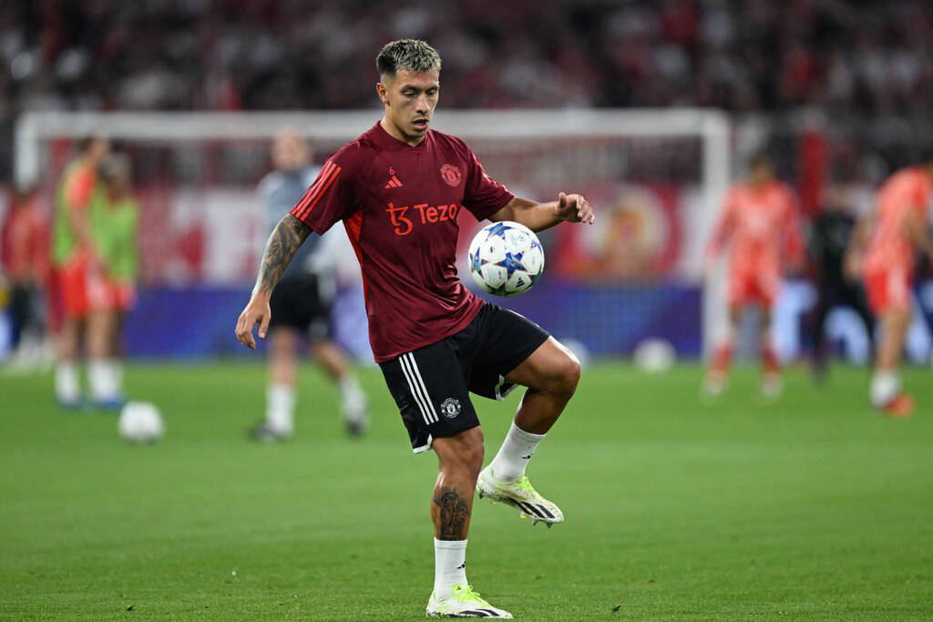 Lisandro Martinez ficará afastado por longo período