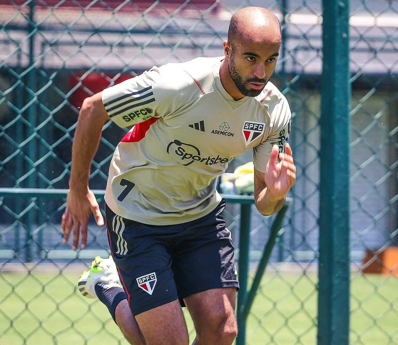 São Paulo espera contar com o retorno de Lucas após data Fifa - Gazeta ...