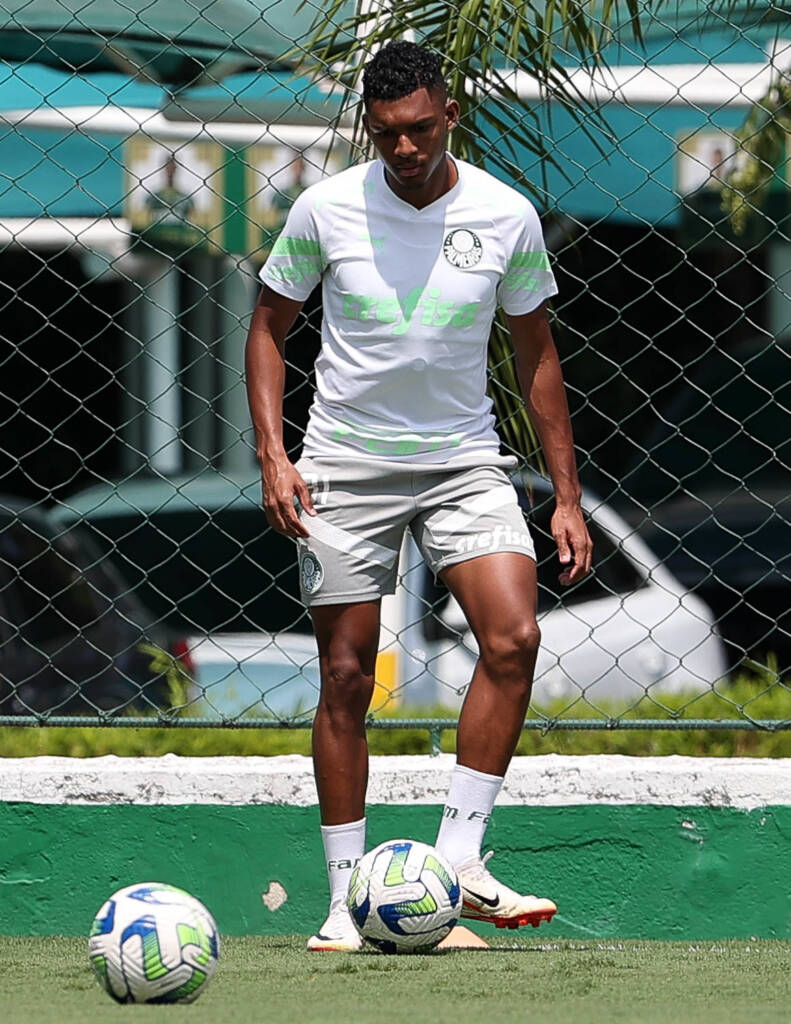 Vanderlan cita "sonho de criança" e valoriza período de treinos na ...