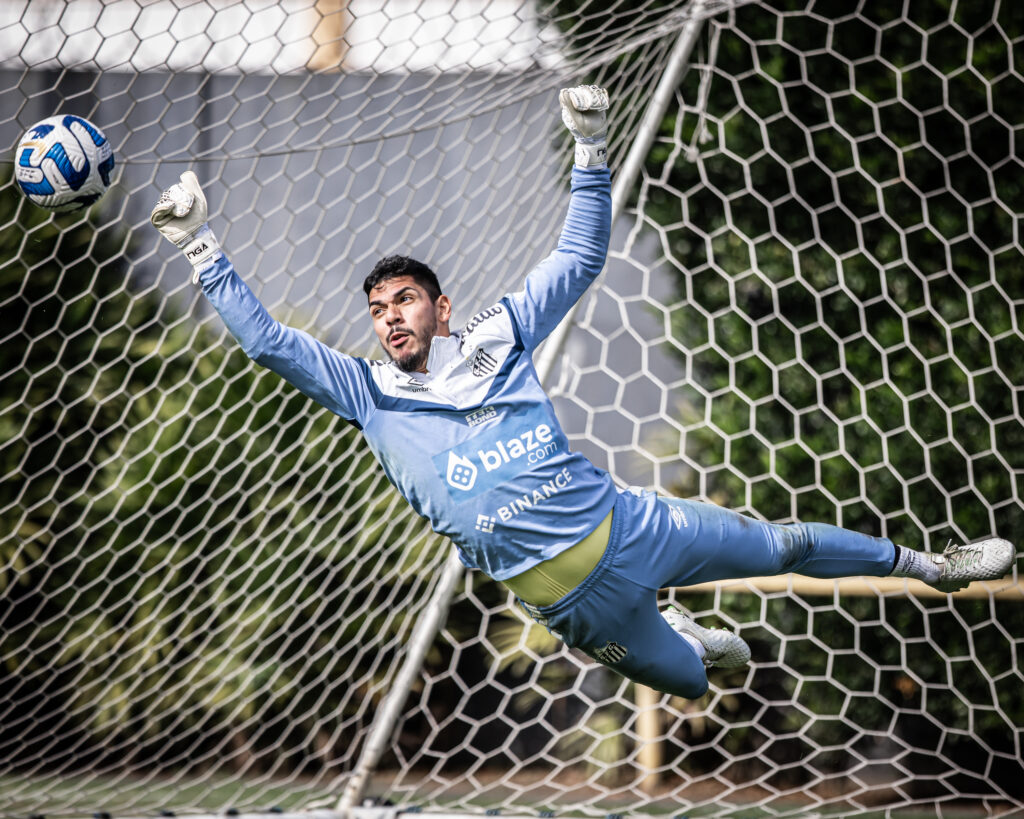 Destaque do Santos na temporada, João Paulo termina ano como um dos ...
