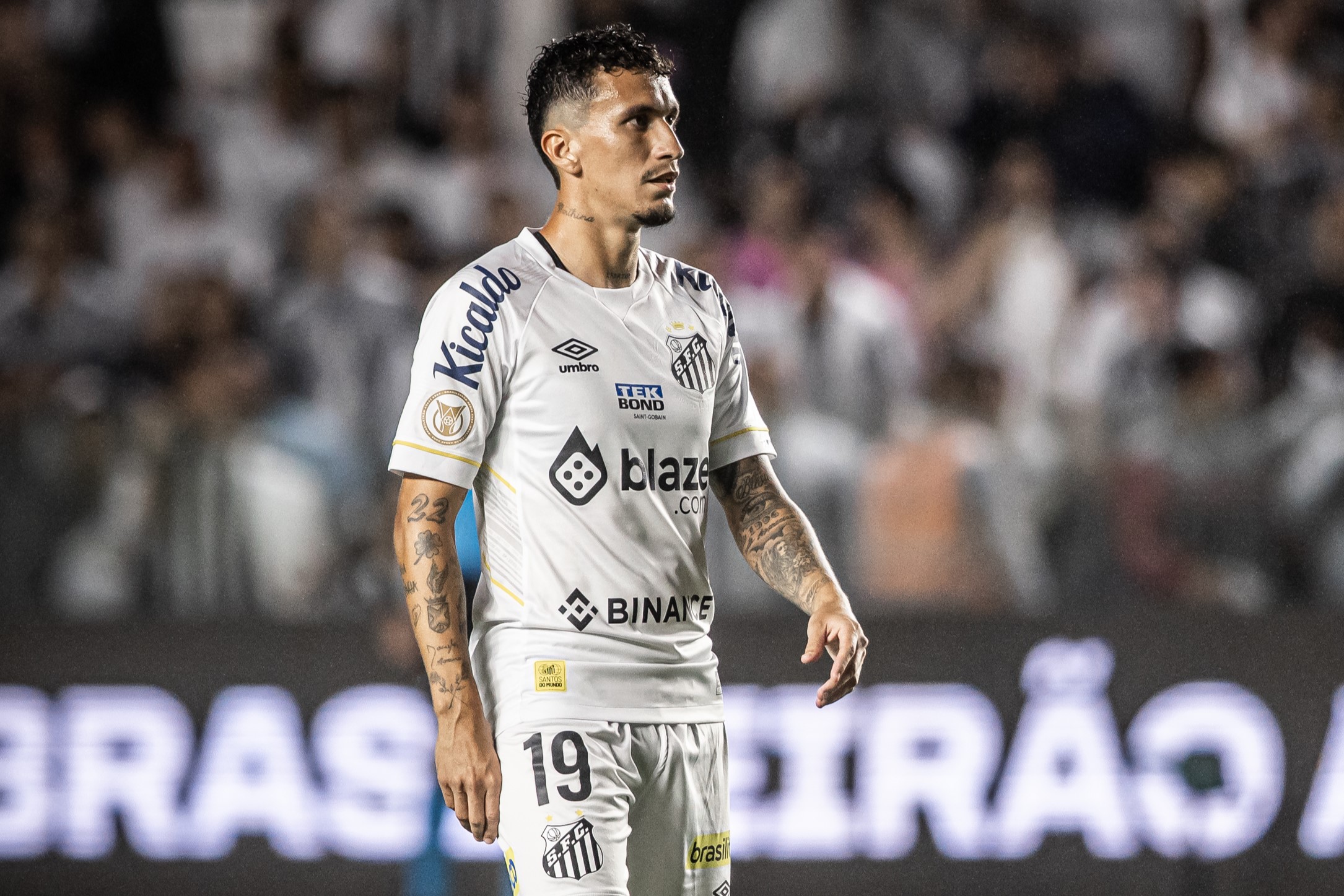 De fundamental à peça negociável: relembre trajetória de Dodi no Santos ...